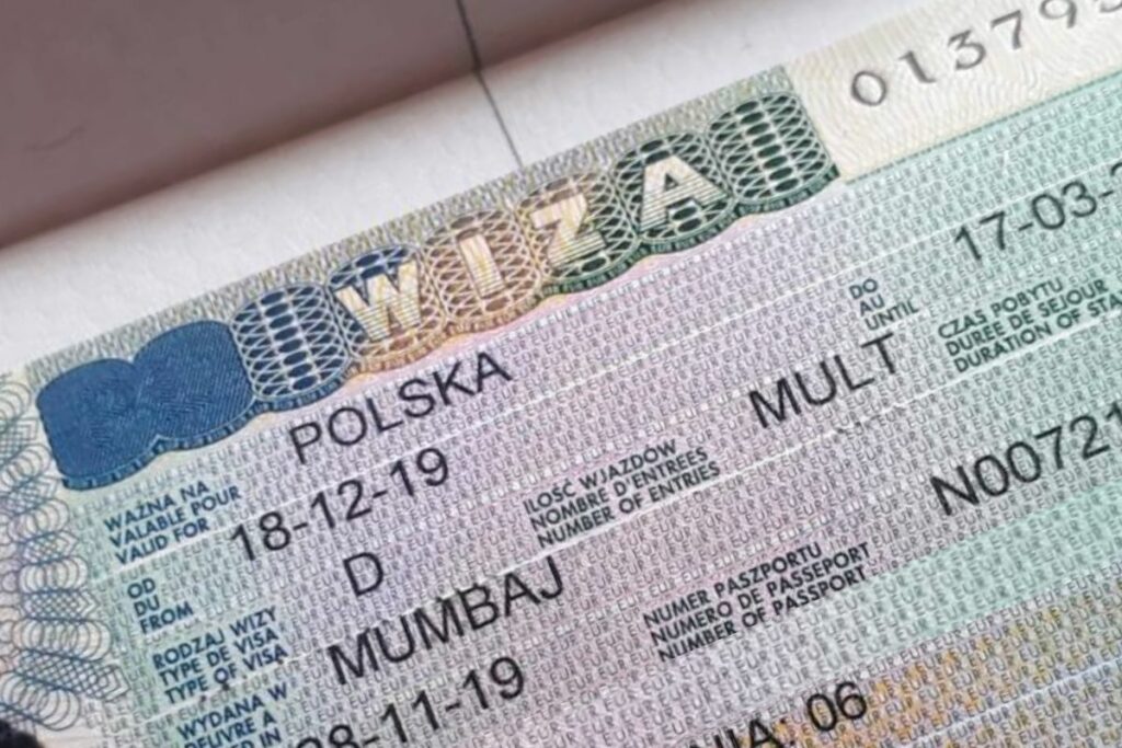 Poland Announces New Online Registration for Work Visa Applications - travelobiz